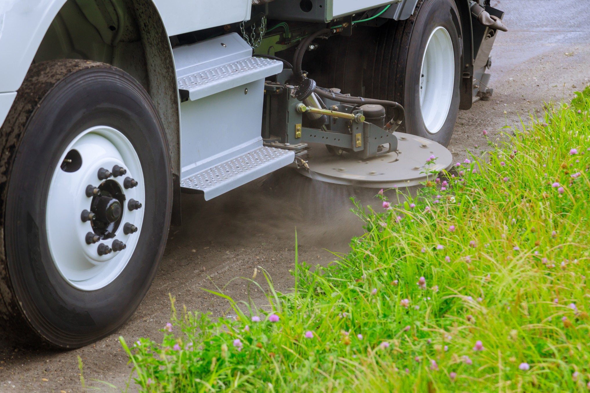 Summer Heat & Pavement Maintenance | Paradise Sweeping